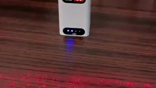 电影里的黑科技投影键盘,让手机变电脑,打字玩游戏两不误