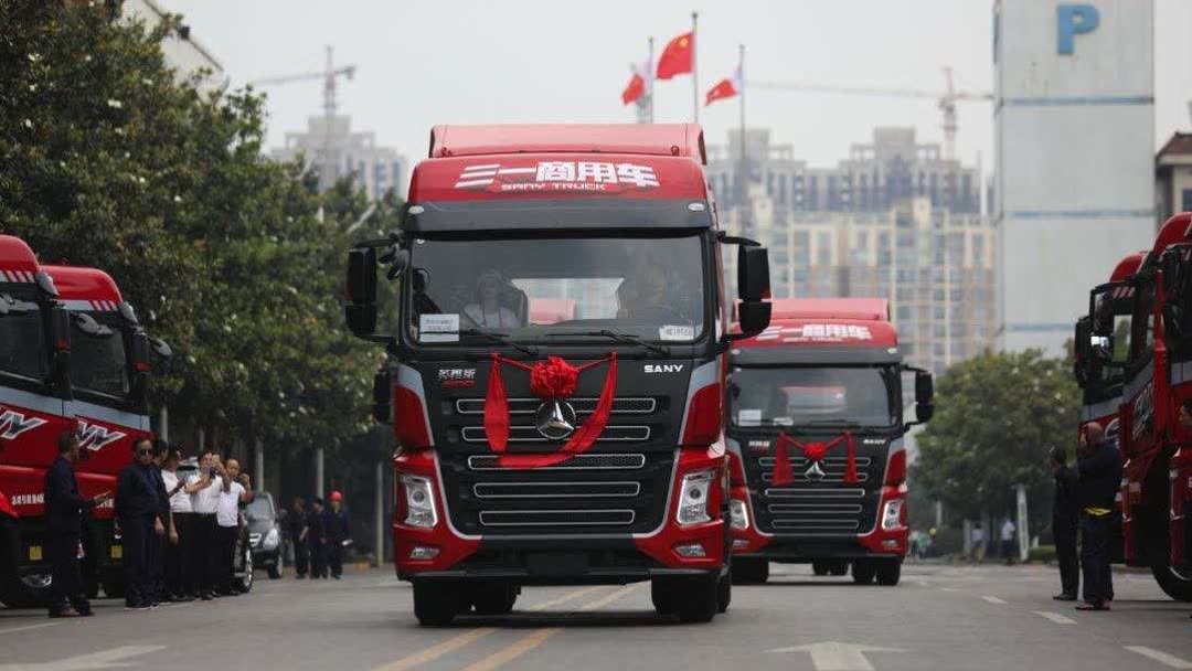 刚买的三一重卡英雄版去上牌遭退办?原因是1.2米超大卧铺违规?