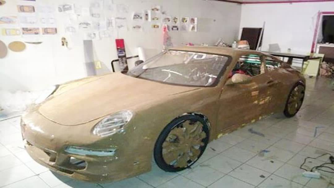 小伙把自行车改装成保时捷911,附上制作教程,太牛了!