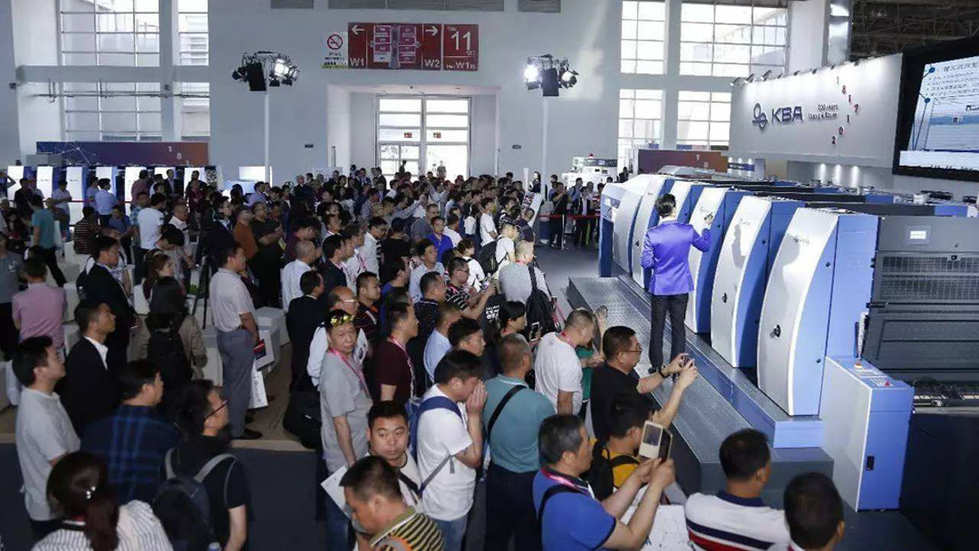 为啥大陆人到香港旅游只能待7天,而日本人却能待30天?