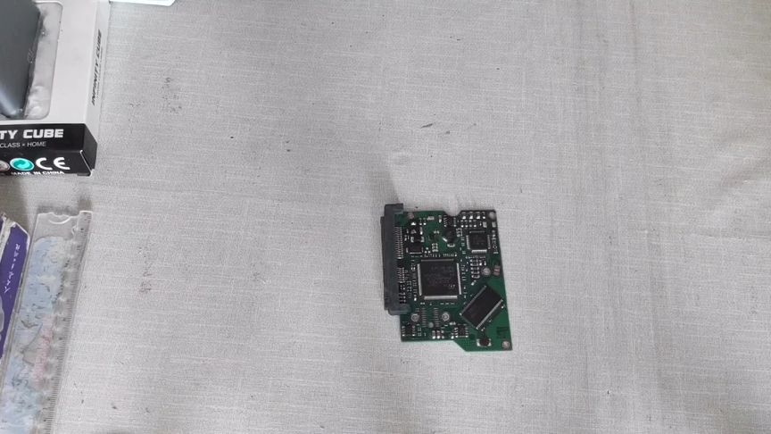 硬盘主板烧了,12V贴片稳压二极管的事~