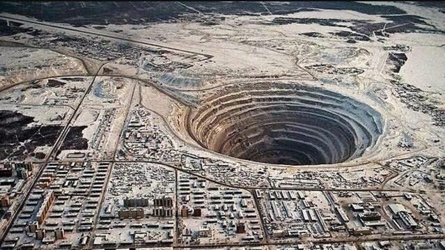 中国新建13个超级能源基地 储量将近7000亿