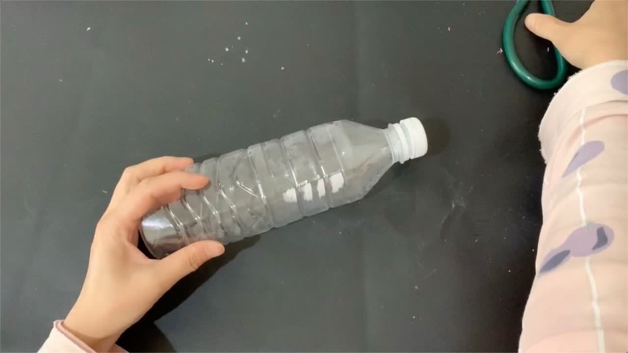家里的塑料瓶不要扔,简单手工变废为宝,实用又好看