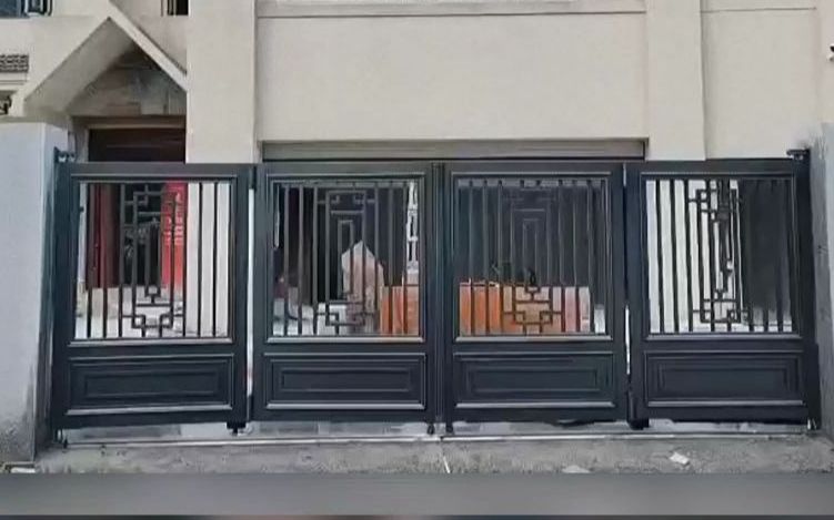 ...折叠门有别于平移门和对开门,开门空间要求小,设计侧重考虑分节结构