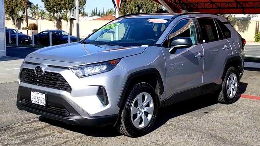 2021款丰田RAV4和日产奇骏同时到货,对比一下选哪款自己看着办