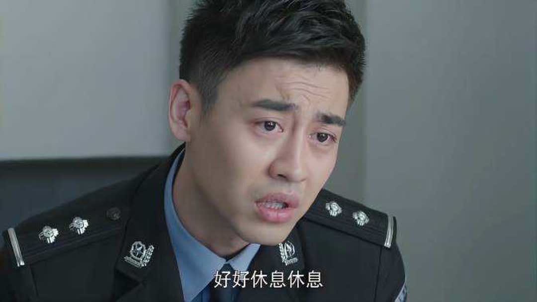警察锅哥:锅哥来到心理咨询室,假装自己有病,从而骗取假条