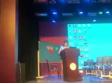 发现自我班会6