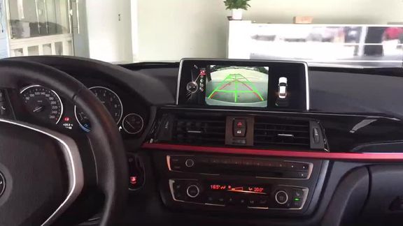 宝马320时尚型,加装倒车影像,隐藏式行车记录仪,完工