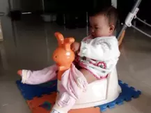 宝宝坐马桶