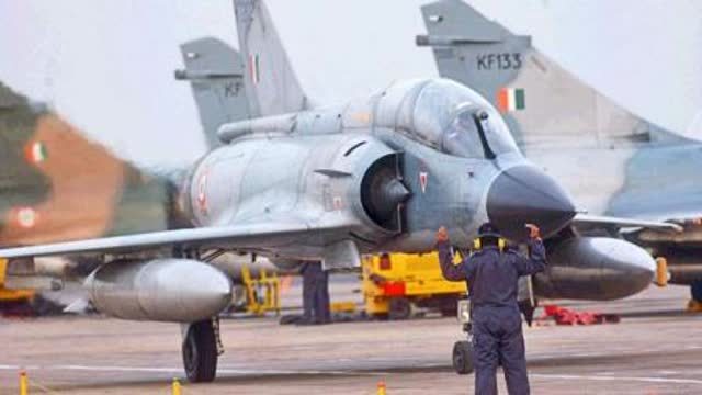 印度低价采购"淘汰"战机,犯下大忌!空军精英当场阵亡