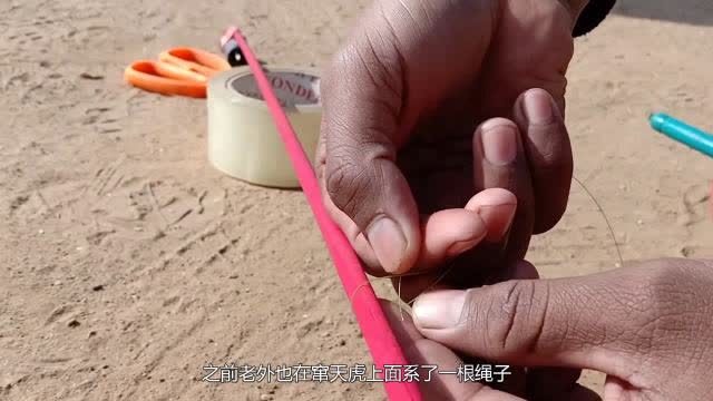 老外作出风火轮?把窜天猴装在旱冰鞋上实验,穿上它秒变飞毛腿!