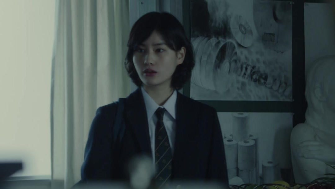 女孩请来做模特的大帅哥居然是寄生兽! 脸崩坏的一瞬间简直可怕