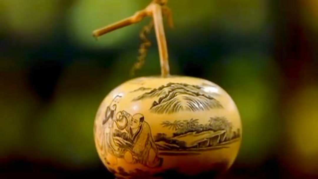 葫芦上的临夏风情,线条流畅俊秀,赋予葫芦全心的雕刻绘画预言!