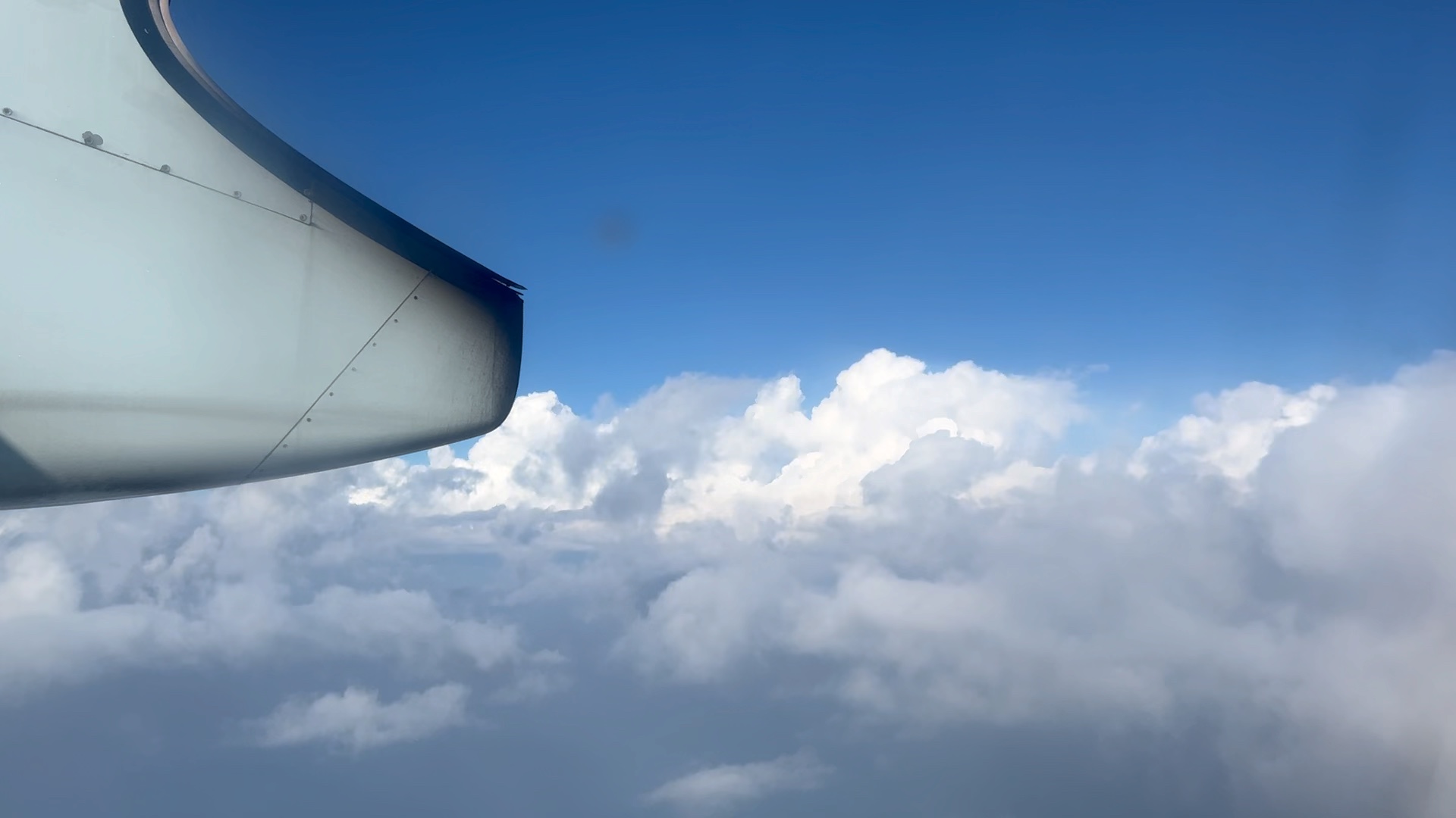 头一次坐螺旋桨的飞机哈哈