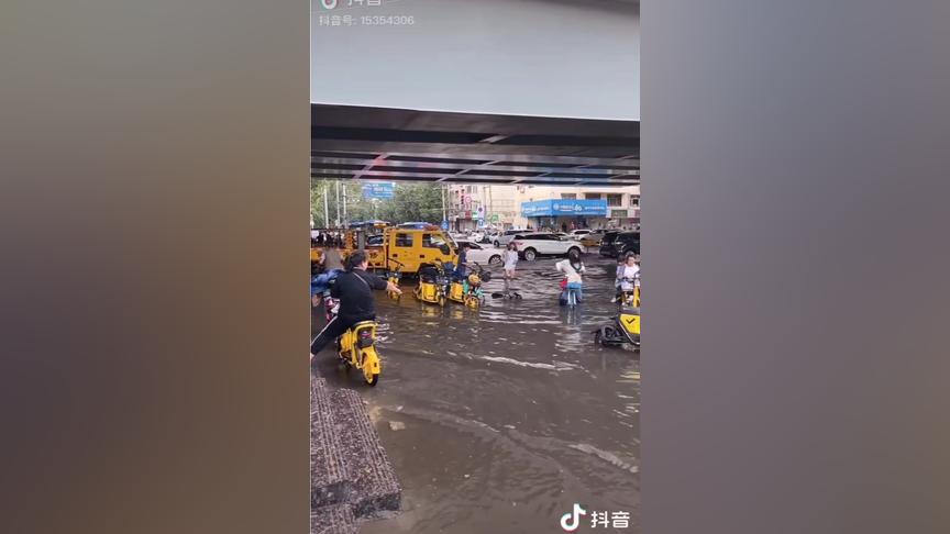 都说内蒙古是骑马出门,其实我们是划船出门,车船税可是没白交。