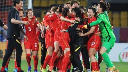 让二追三!补时献绝杀,中国女足3比2逆转韩国夺得亚洲杯冠军