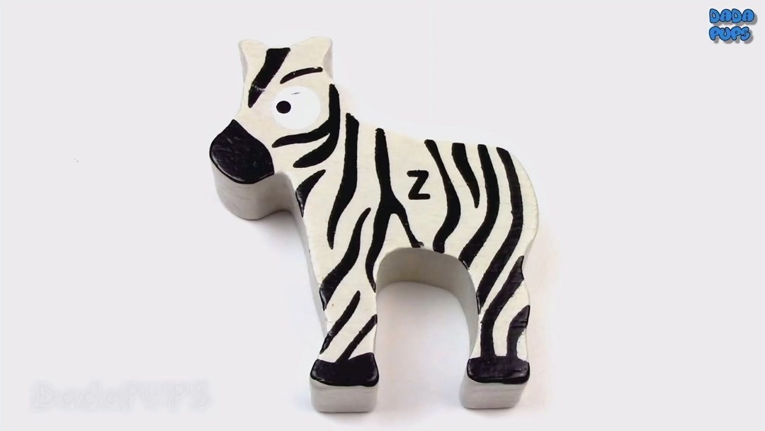 用各种小动物积木来学习英文字母