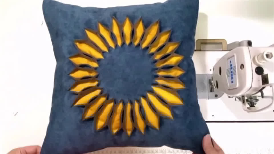 家里压箱底的布头别扔,拿出来教你制作葵花抱枕,太有创意了