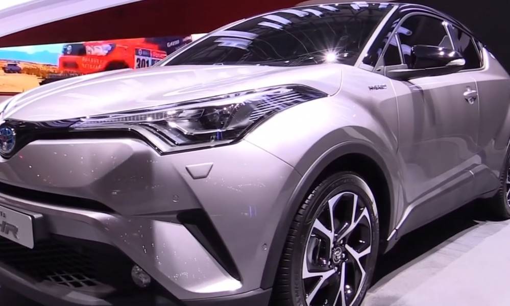 丰田新秀出场!降到13万起售,配备10档CVT,油耗5.7L