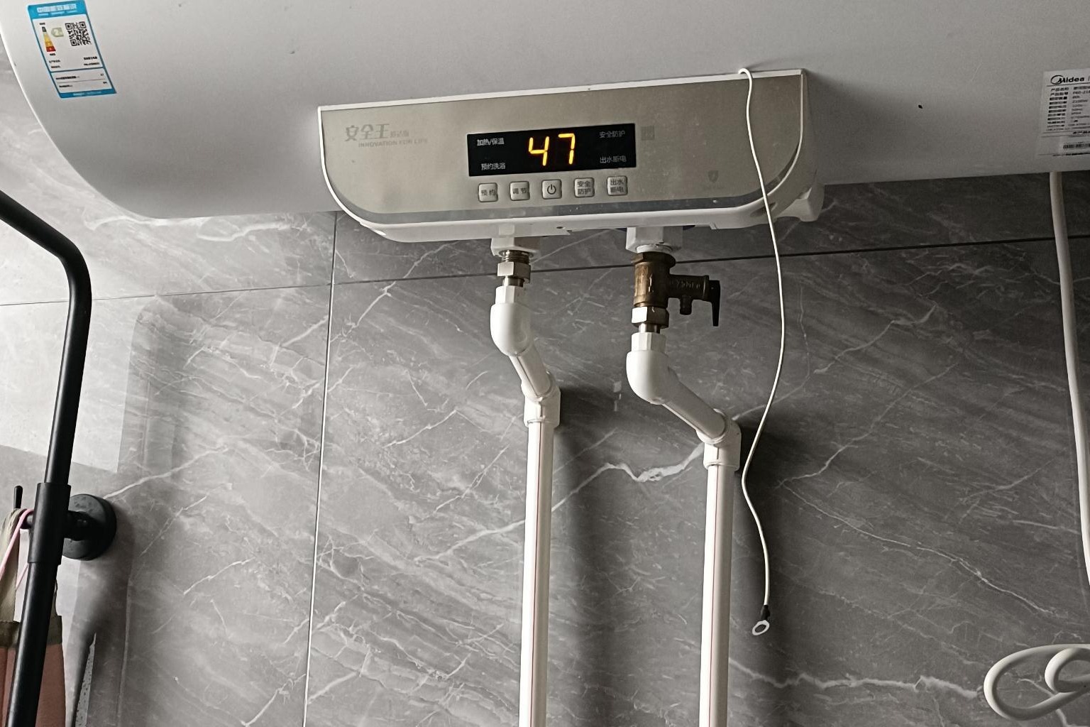 美的热水器全拆清洗