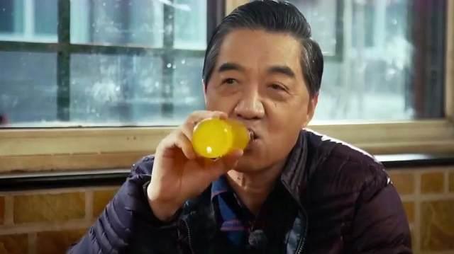 局座张召忠和高晓松一起吃卤煮,回忆年少时稚嫩的梦想!