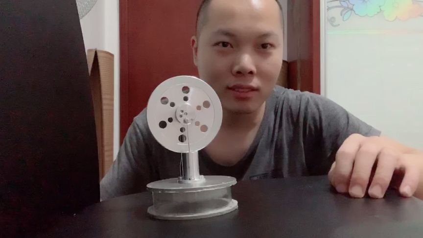 自制的低温差磁控斯特林发动机模型