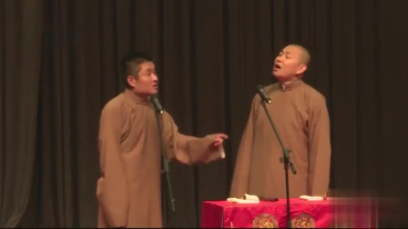 苗阜搞笑相声,过年贴对联福字是倒的,老苗感慨写福字倒立太麻烦