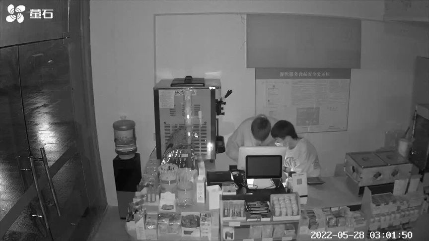 正安县的商户们注意了,安装玻璃门的都把门锁换成好点的