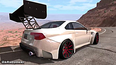 车祸模拟器:赛车比赛过程中发生摩擦,轻轻一碰统统翻车