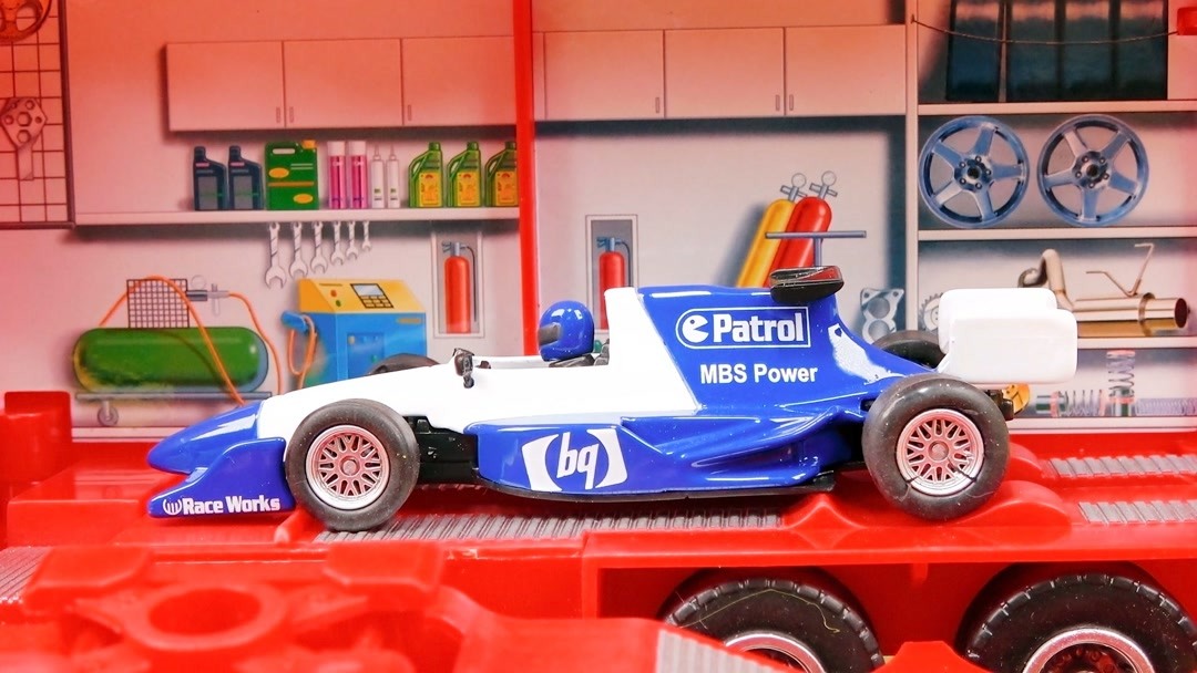 儿童玩具车开箱试玩:汽车维修车赛车仓库拖车,工程车玩具模型