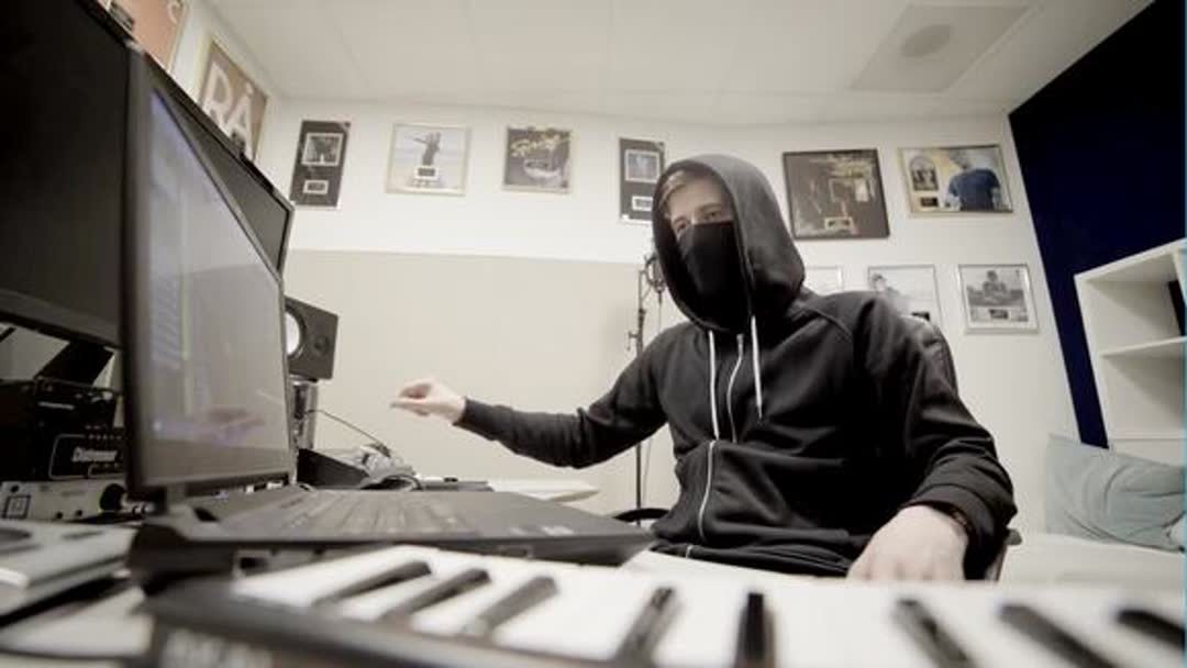 14岁自学音乐制作,18岁就创作了风靡全球的电子音乐!