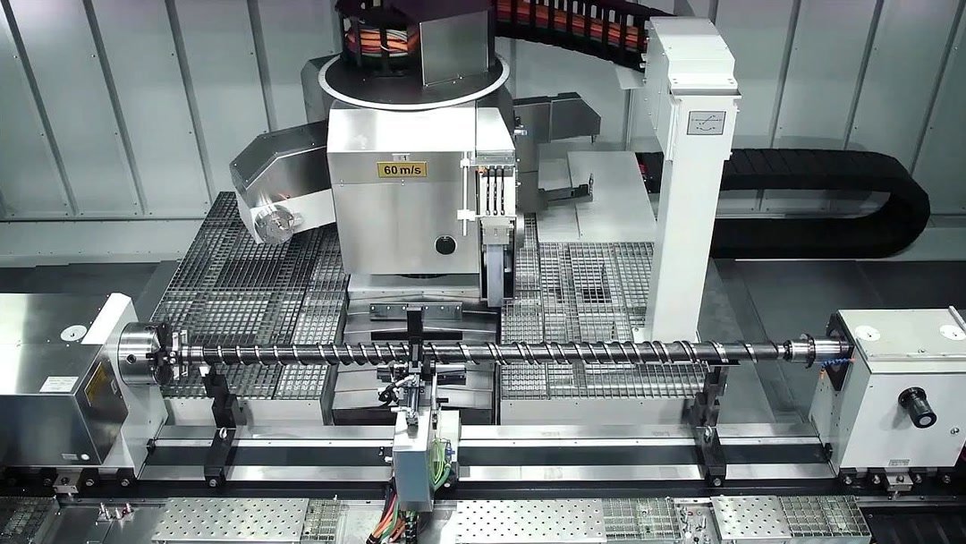 先进的数控技术,这机床一看就价值不菲!