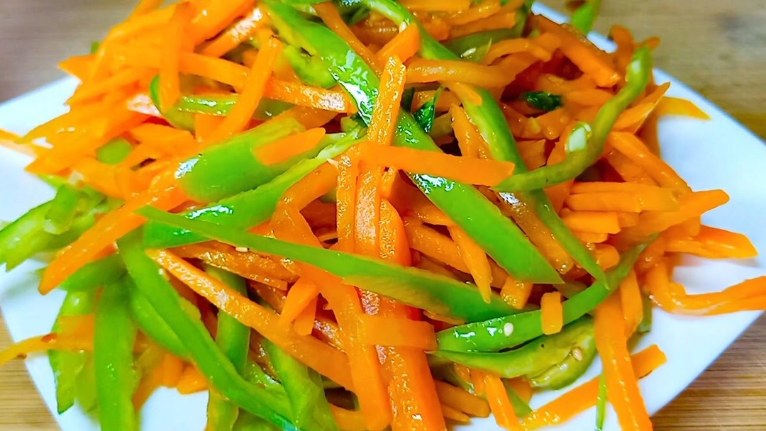 红薯新吃法,不蒸不炸、方法简单,刚上桌就被孩子吃光了,真好吃