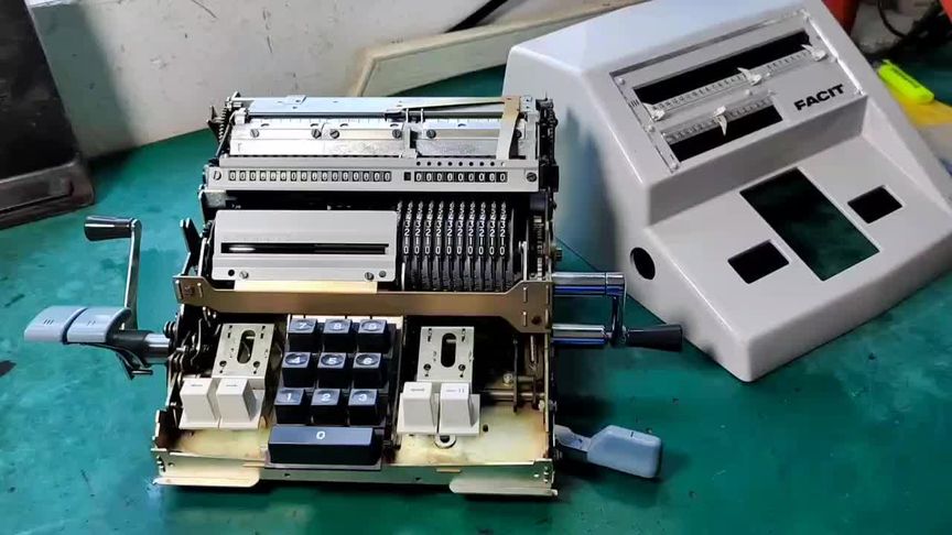 #专业维修 #机械设备 #老物件老情怀 #让技术更有价值 机械计算器