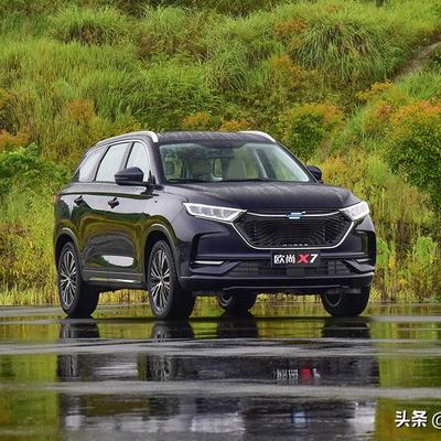 长安欧尚X7将于10月8日正式预售发布,共推出1.5TGDI+6MT和1.5TGDI...