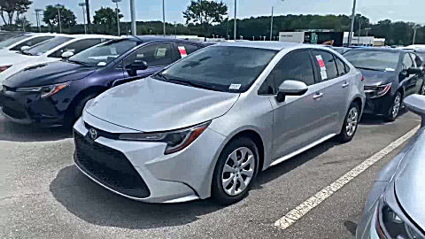 2021款丰田卡罗拉实拍,颜值颇高,坐进车内那刻,我放弃了轩逸