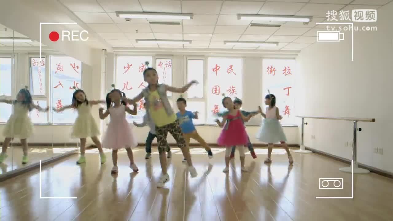 舞蹈教室流出7仔超萌舞练习视频,亮点自寻