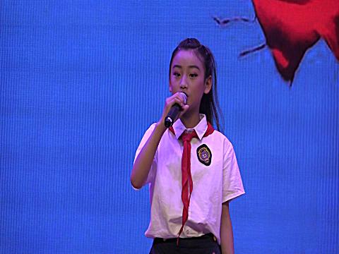 沅陵三中 肖彤 演讲 《我为祖国点赞》