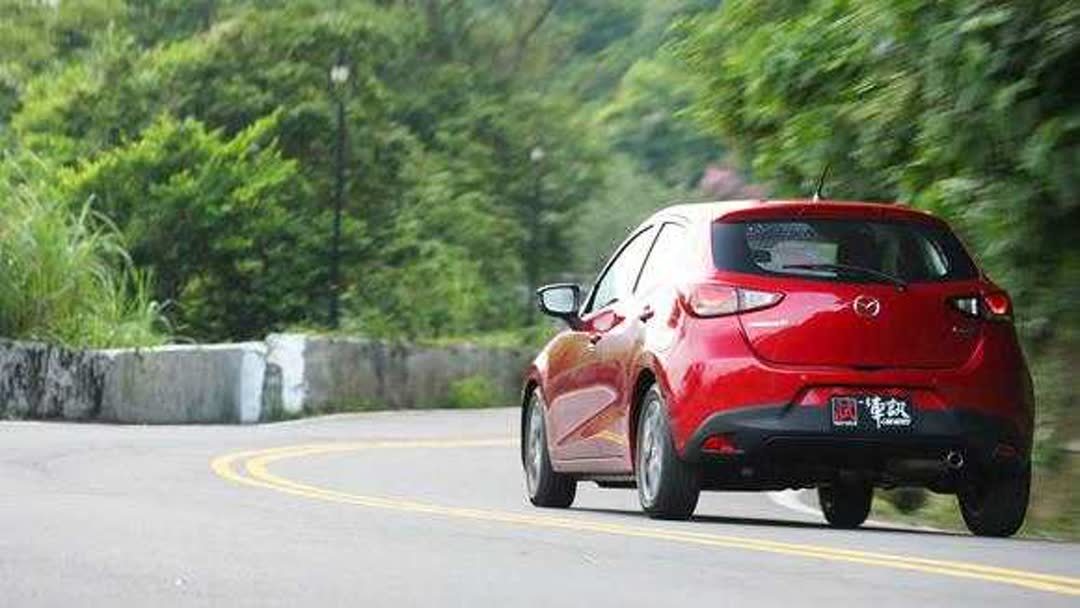 新手转弯别慌,注意这5个点,你也能像老司机一样开车!