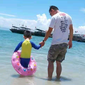 梦中槐花儿香（点赞是礼貌回赞是素养） 