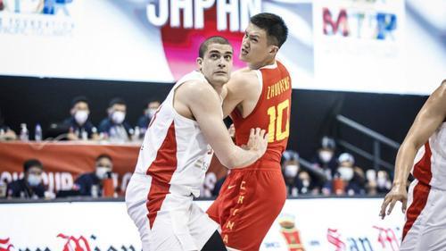 周鹏最后时刻发威!中国男篮66-57击败日本,拿下亚预赛开门红