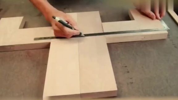 木匠师傅为孩子制作实木椅子的过程!太实用了