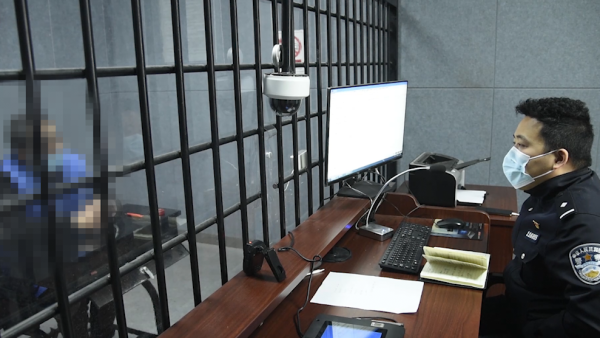 男子“吹针”毒杀流浪狗被刑拘:冬天狗肉市场行情好