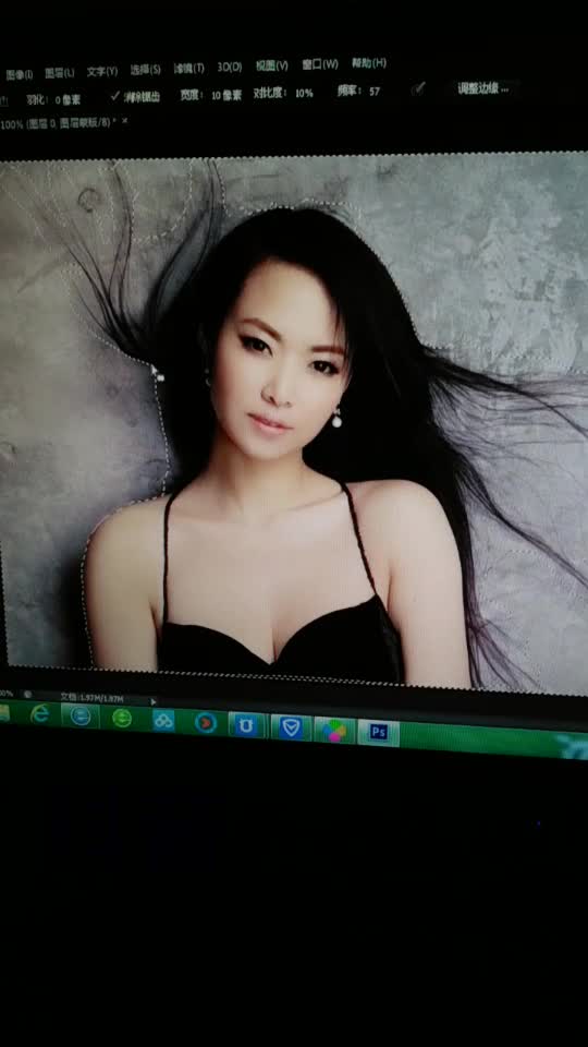PS抠图去掉头发丝里的杂色