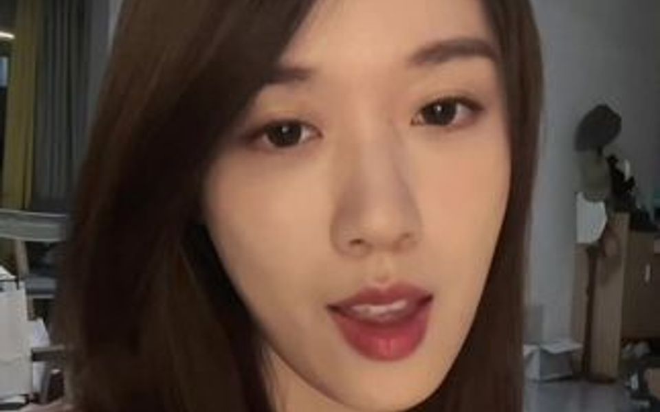 我做了一个梦,梦里有你,所以整个梦都是甜的