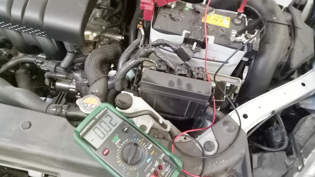 汽车熄火后有几个小动作,如果忘了,会导致电瓶迅速跑电