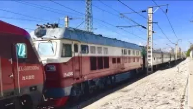【火车视频 | DF4D内燃机车附挂2062次惊现沈大线,K7382列尾附挂...