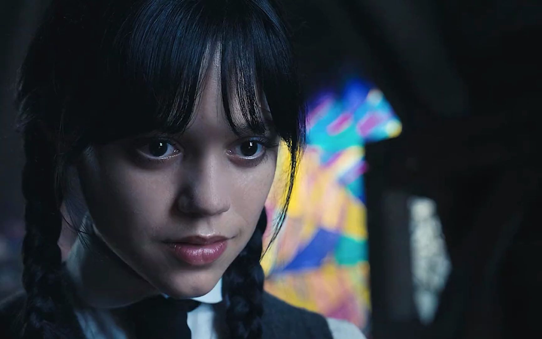 恐怖美剧《星期三》黑暗美少女开挂人生