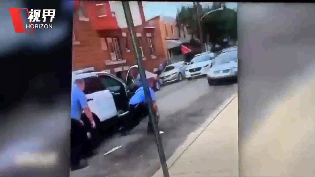 美国费城枪击案疑似手机实拍画面 枪声四起路人尖叫别射孩子