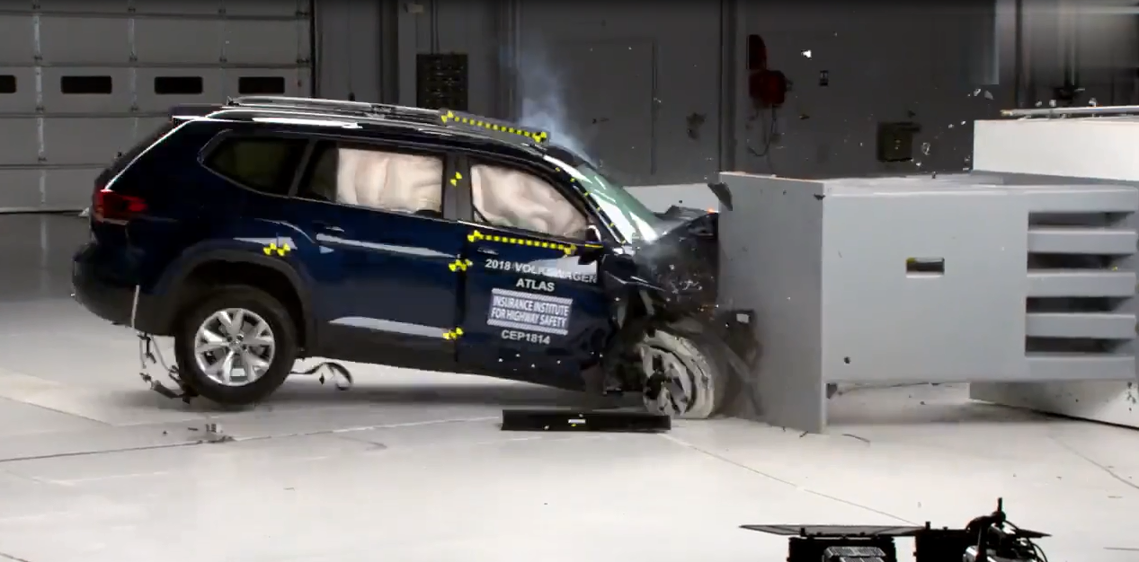 2018款美版途昂大众Atlas小重叠碰撞测试视频